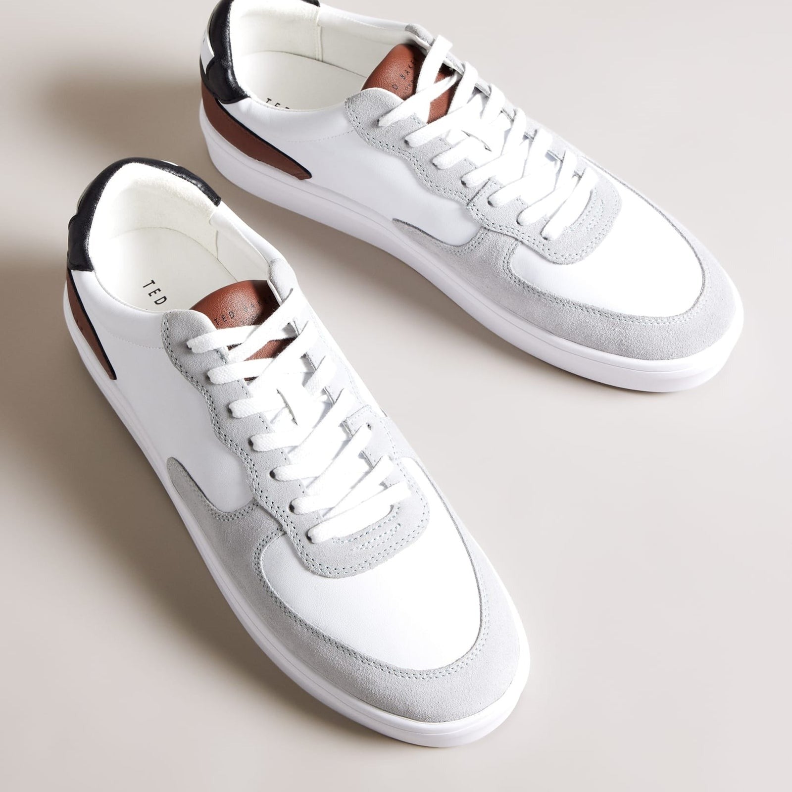 Sneakers – The Shoe Curator